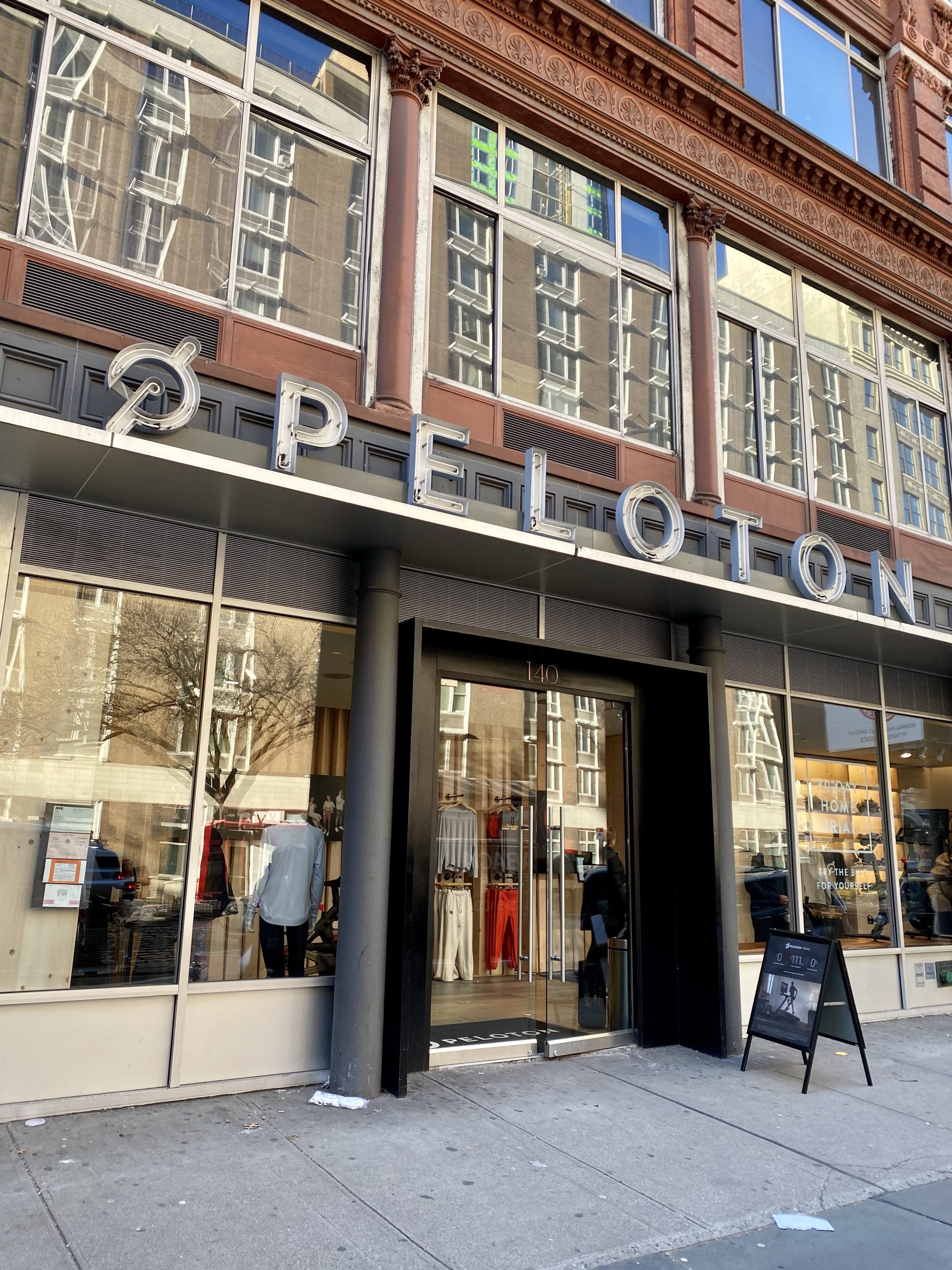 What it's like to take a live Peloton Class in the New York Studio